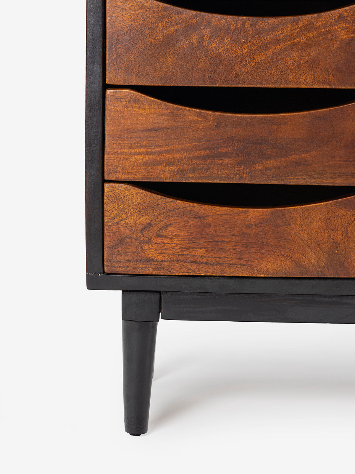 FURNITURE – Contrast Living